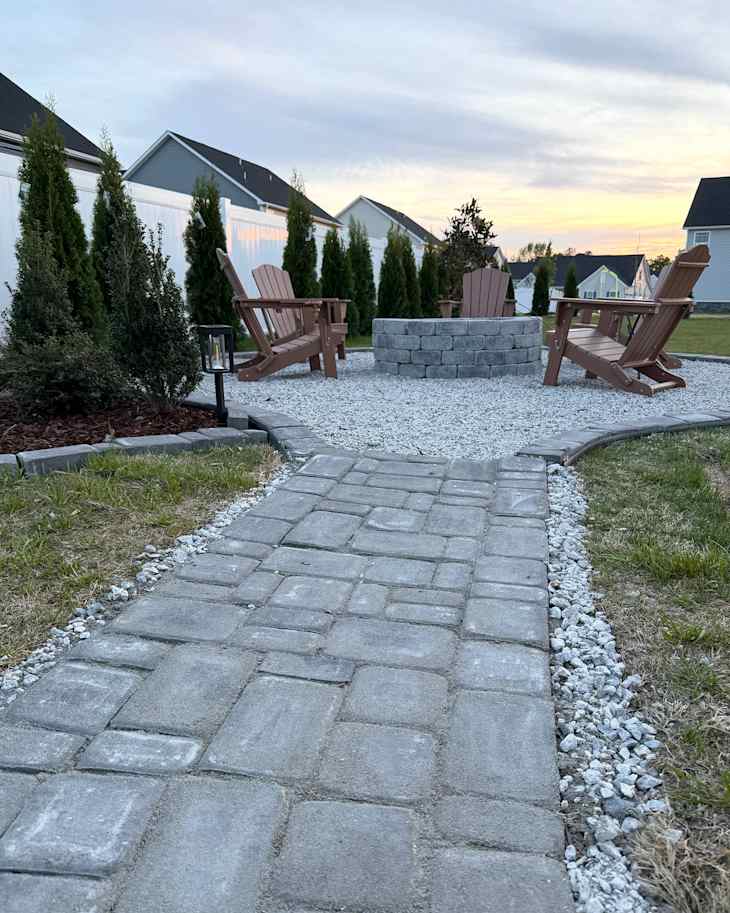 A $2,000 Outdoor Fire Pit and Patio Were Completely DIYed | Apartment ...