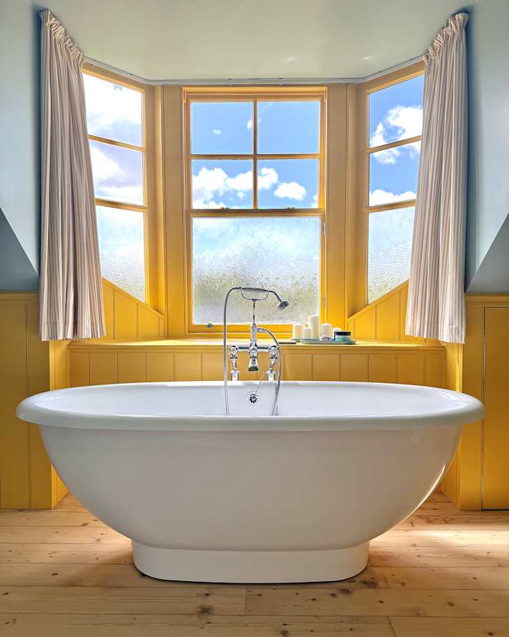 A Color Consultant Turned a Bedroom Into a Bold Bathroom | Apartment ...