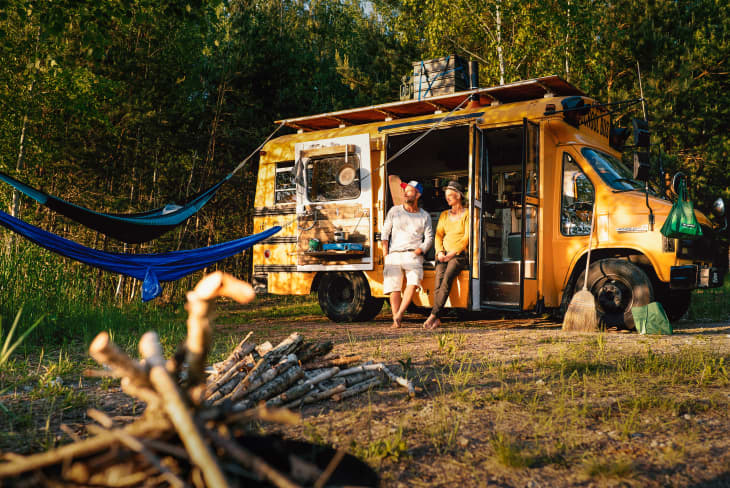 How Big Is 100 Square Feet - Examples of Real Homes | Apartment Therapy