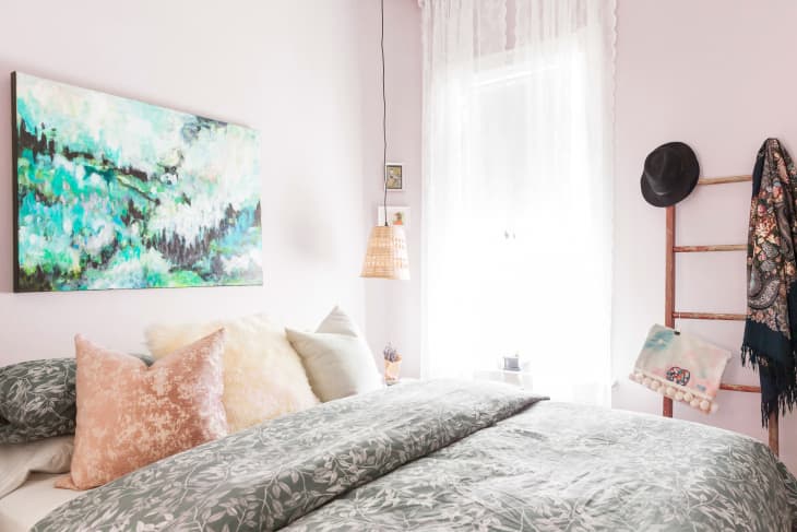 6 Ways to Make Changing Your Bed Linens Easier and Less Painful ...