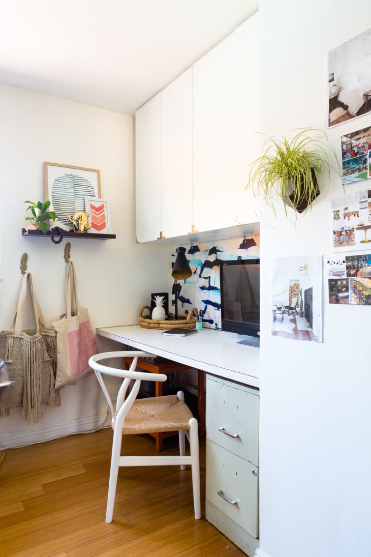 42 Desk Organization Ideas That Will Keep Your Office Tidy | Apartment ...