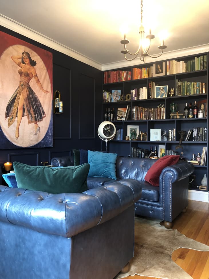 This Dark and Dramatic Home's Style Is Tranquil Library Meets Speakeasy ...