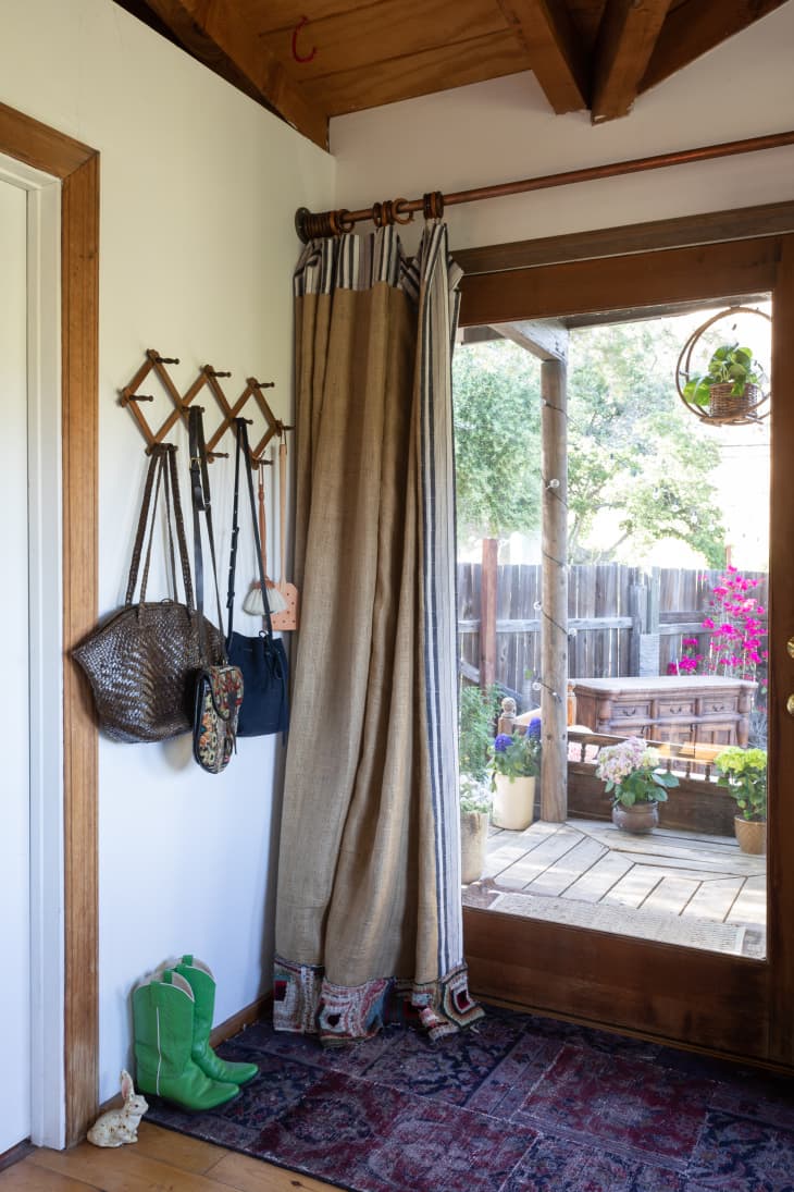 38 Apartment Entryway Ideas for a Grand Entrance | Apartment Therapy