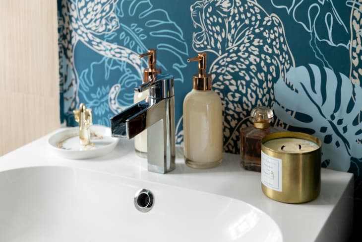 Signed Blake Gifford Chicago Apartment Photos | Apartment Therapy