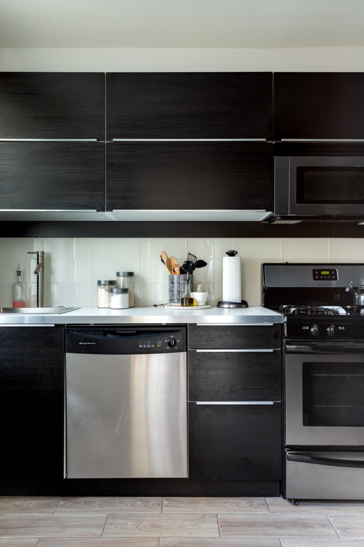 Signed Blake Gifford Chicago Apartment Photos | Apartment Therapy