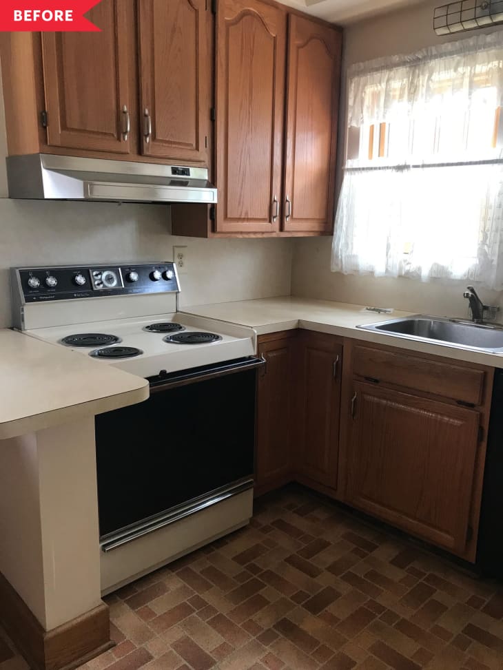 The Best Builder-Grade Kitchen Makeovers - Plus, Ideas to Steal | The ...