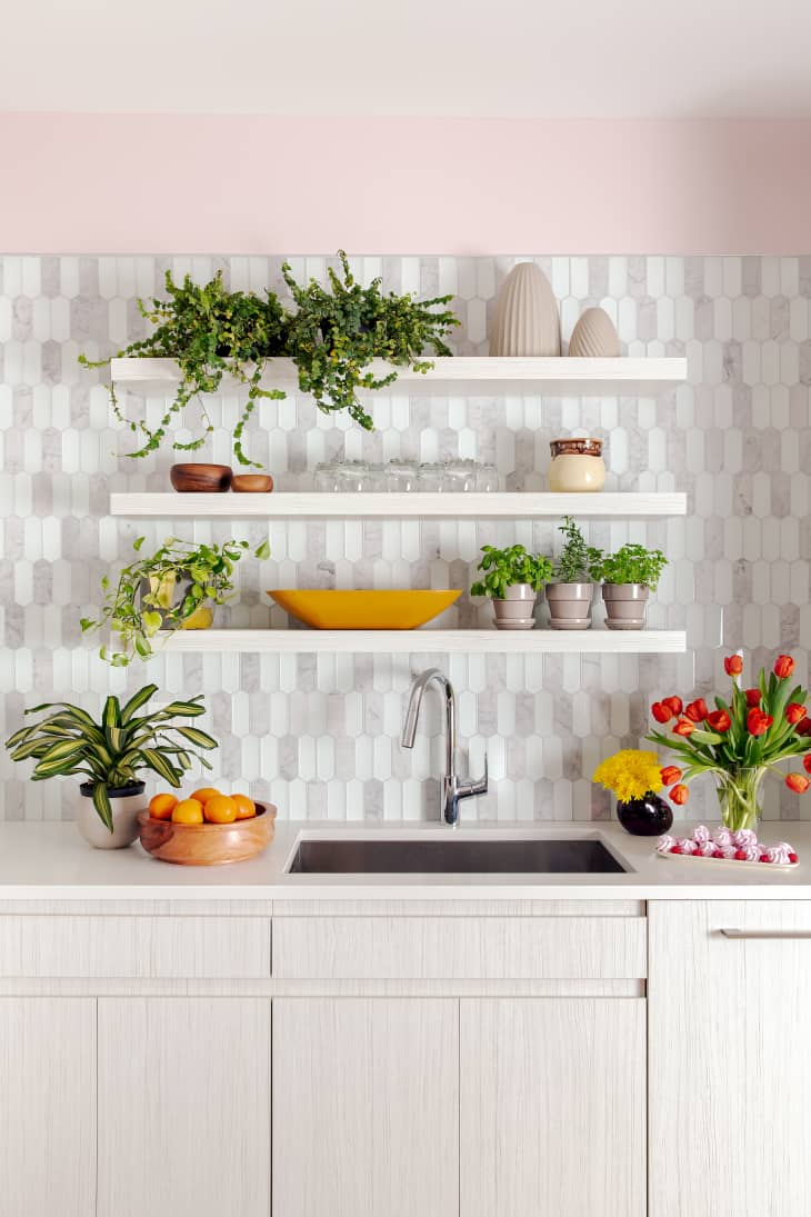 3 Lessons We Learned from This Condo’s Perky Pink Kitchen in Boston ...