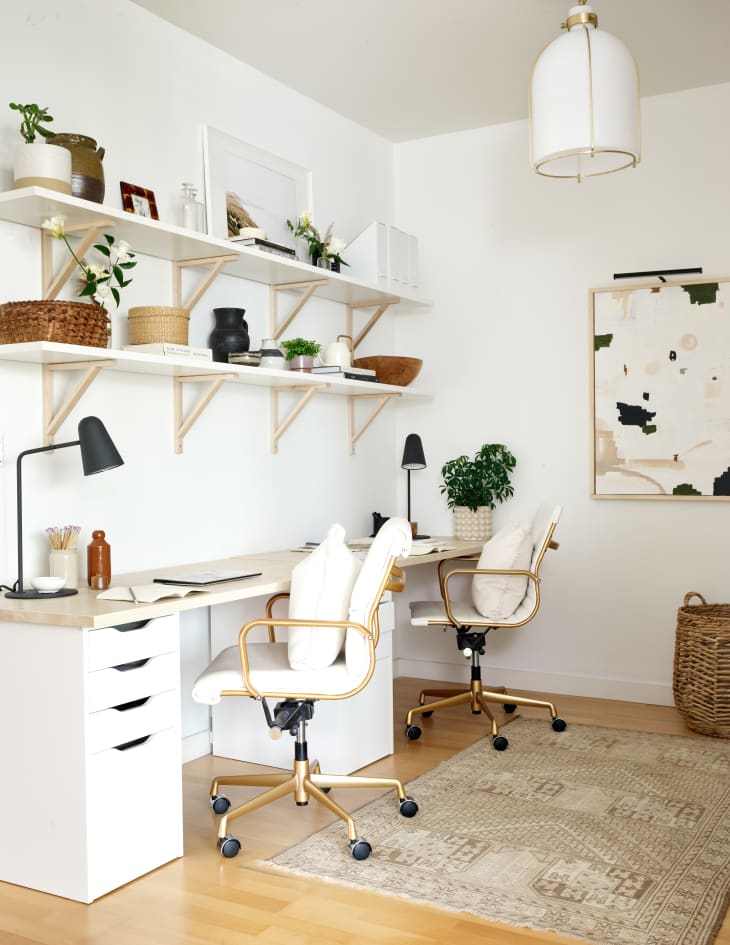 42 Desk Organization Ideas That Will Keep Your Office Tidy | Apartment ...
