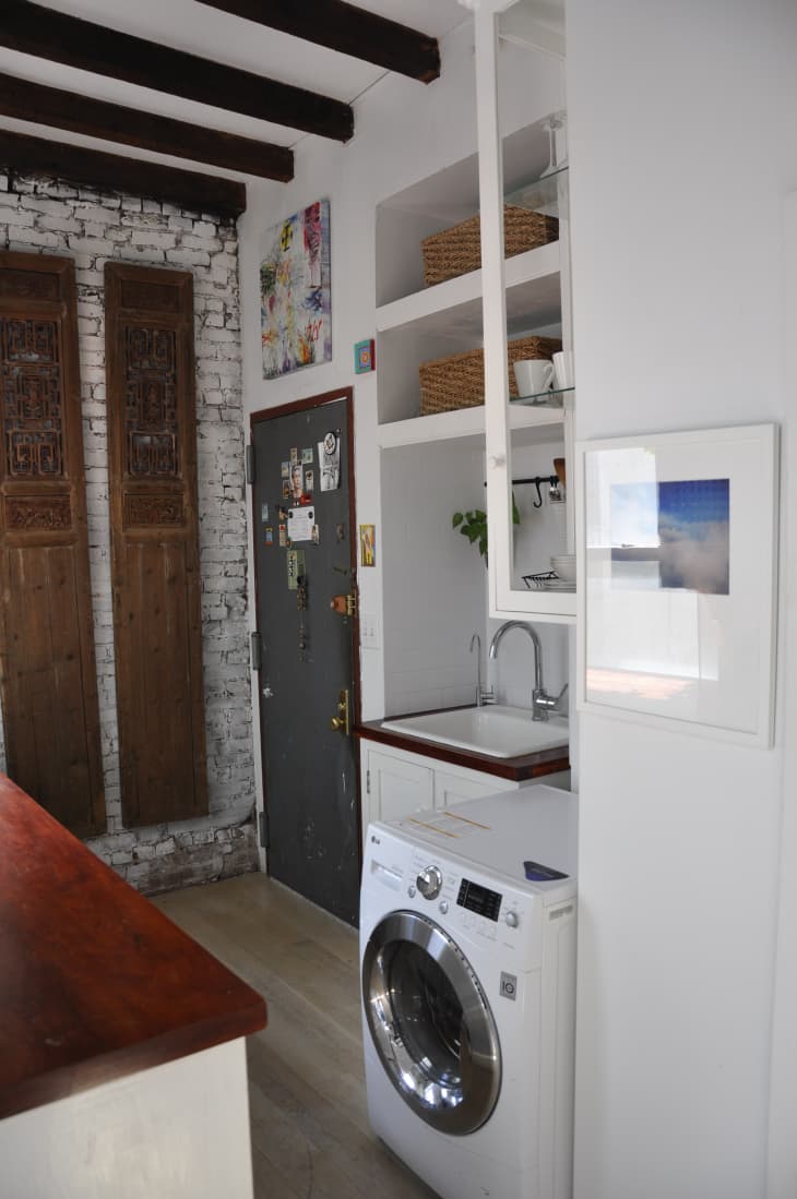 330 Square Foot Small Studio with Custom Furniture and Storage Ideas ...