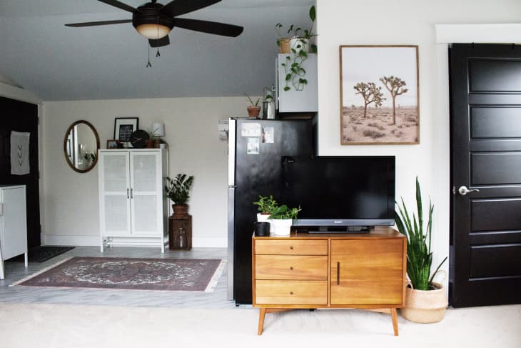 480-Square-Foot Studio Garage Apartment Photos | Apartment Therapy