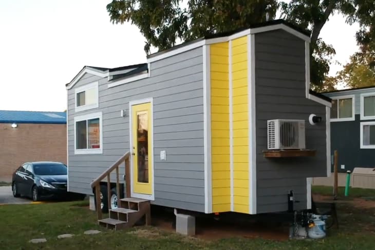 How Big Is 200 Square Feet? Real Homes Help You Visualize | Apartment ...