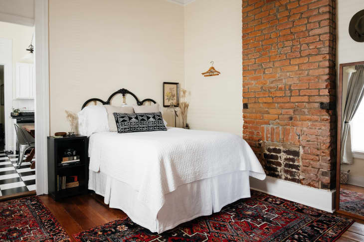 10 Inspiring Rug Layout Ideas to Help Break You Out of a Bedroom Funk ...