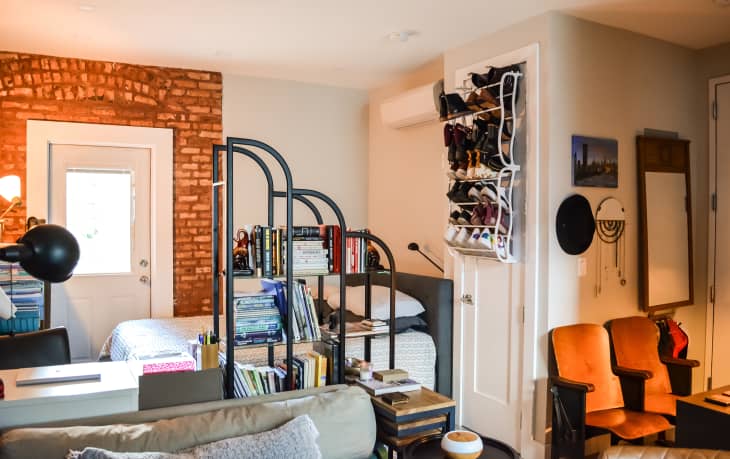180 Square Foot Shared Brooklyn Studio Apartment | Apartment Therapy