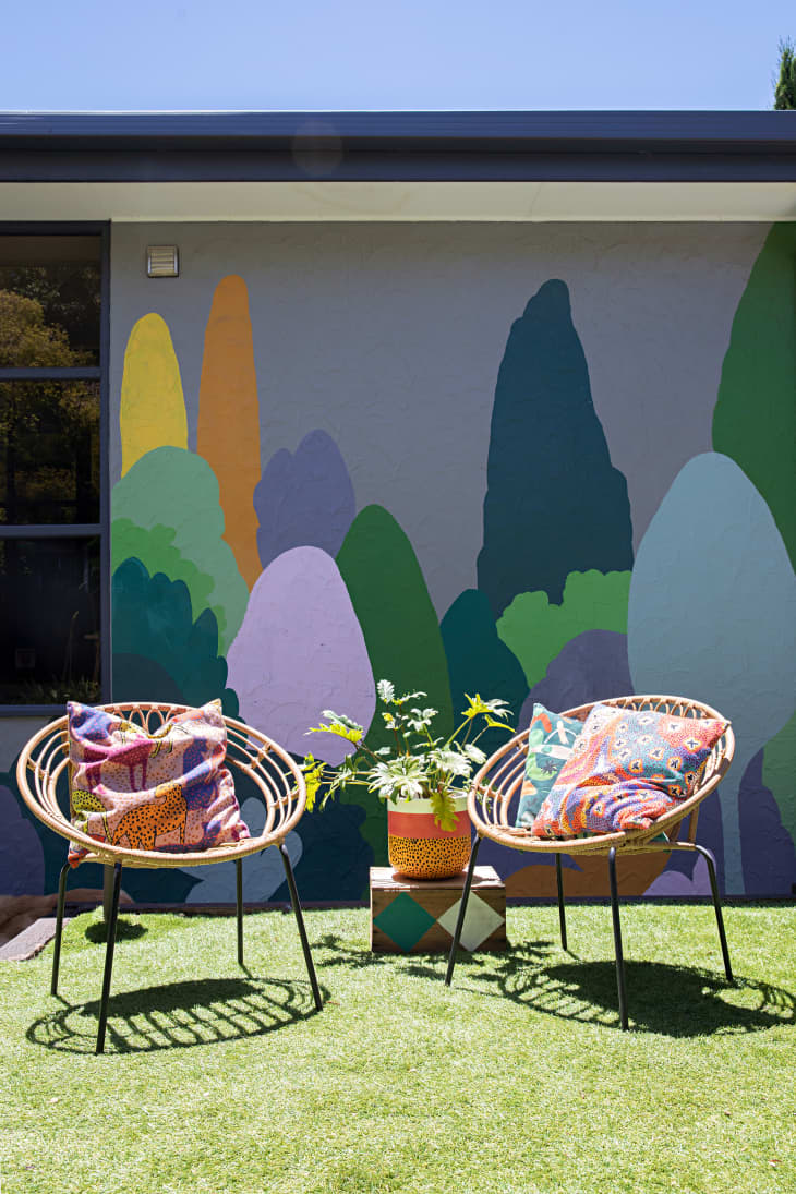 7 Outdoor Decor Trends for Summer 2023, According to Etsy | Apartment ...