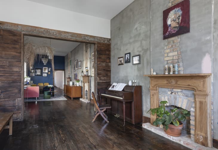 35 Mantel Decor Ideas That'll Make the Most of Your Mantel Year-Round ...