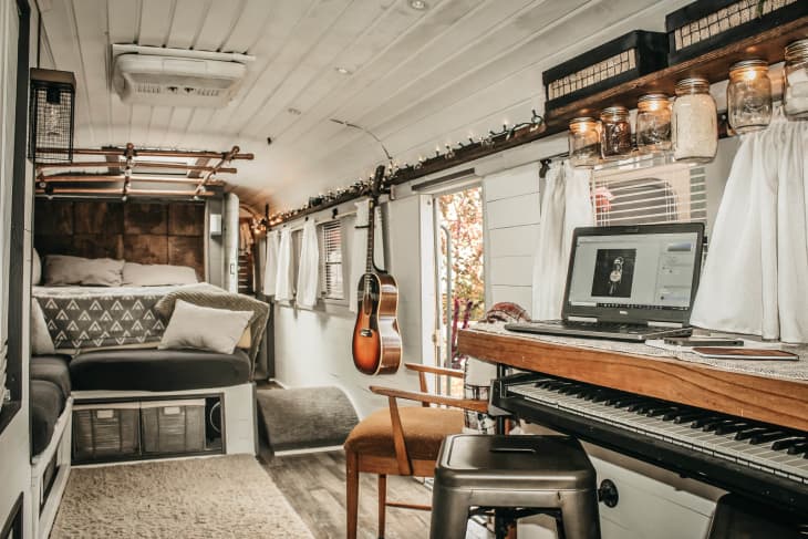 Small House Tours: Best Advice for Living in Small Spaces | Apartment ...