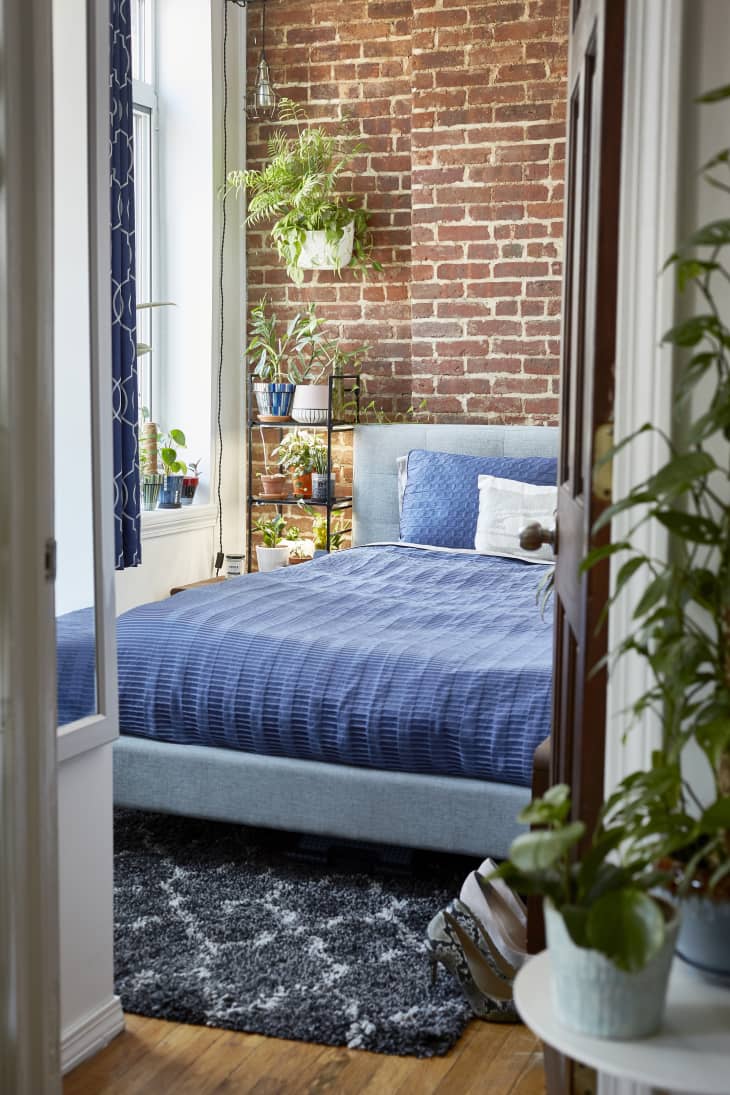 14 Stunning Brick Wall Bedrooms to Inspire Your Sleep Space | Apartment ...