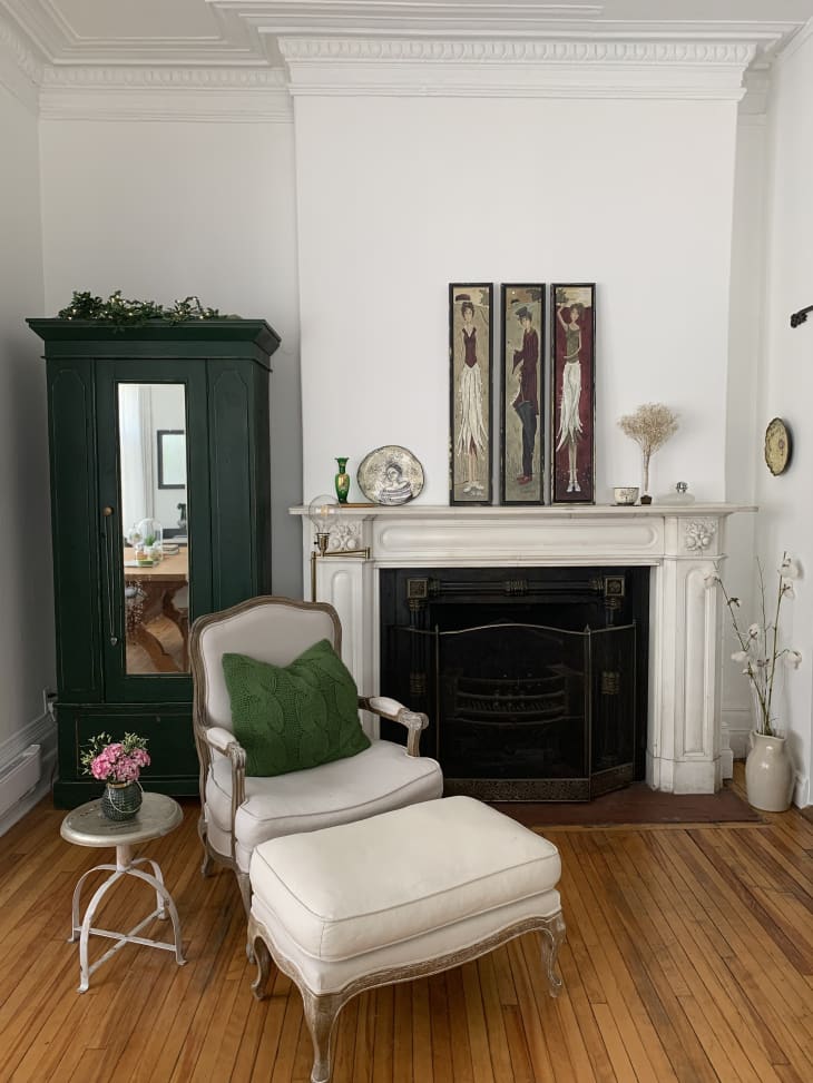 275-Square-Foot Studio With Mini Kitchenette | Apartment Therapy