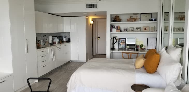 A 370-Square-Foot Miami Studio Feels Much Larger Thanks to Mirrors ...