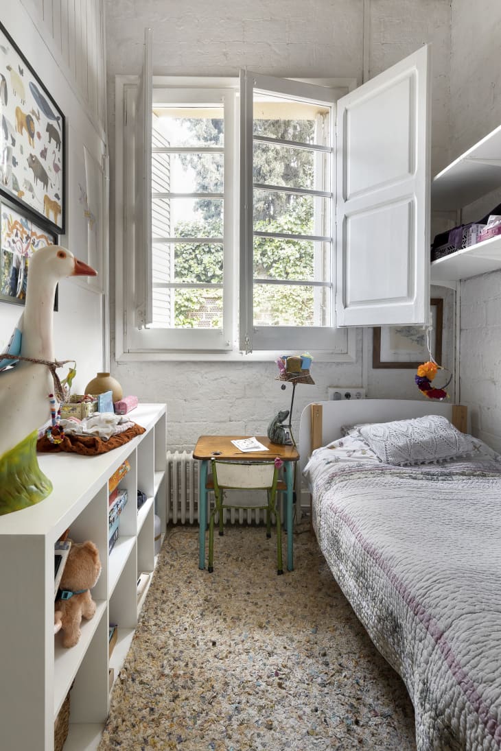 An All-White Converted Art Studio Makes a Charming Family Home ...