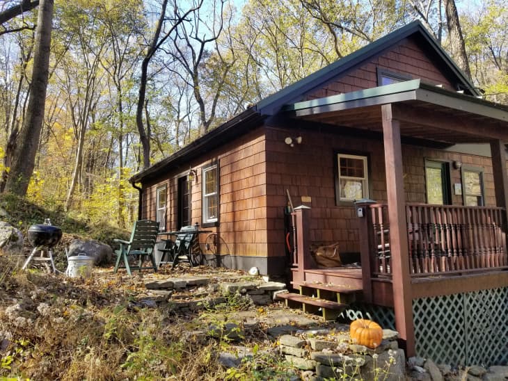 One-Room Rustic 1941 Cabin | Apartment Therapy