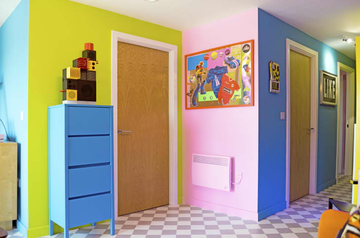 A Neon Manchester Flat Inspired by Nickelodeon and Memphis Design ...