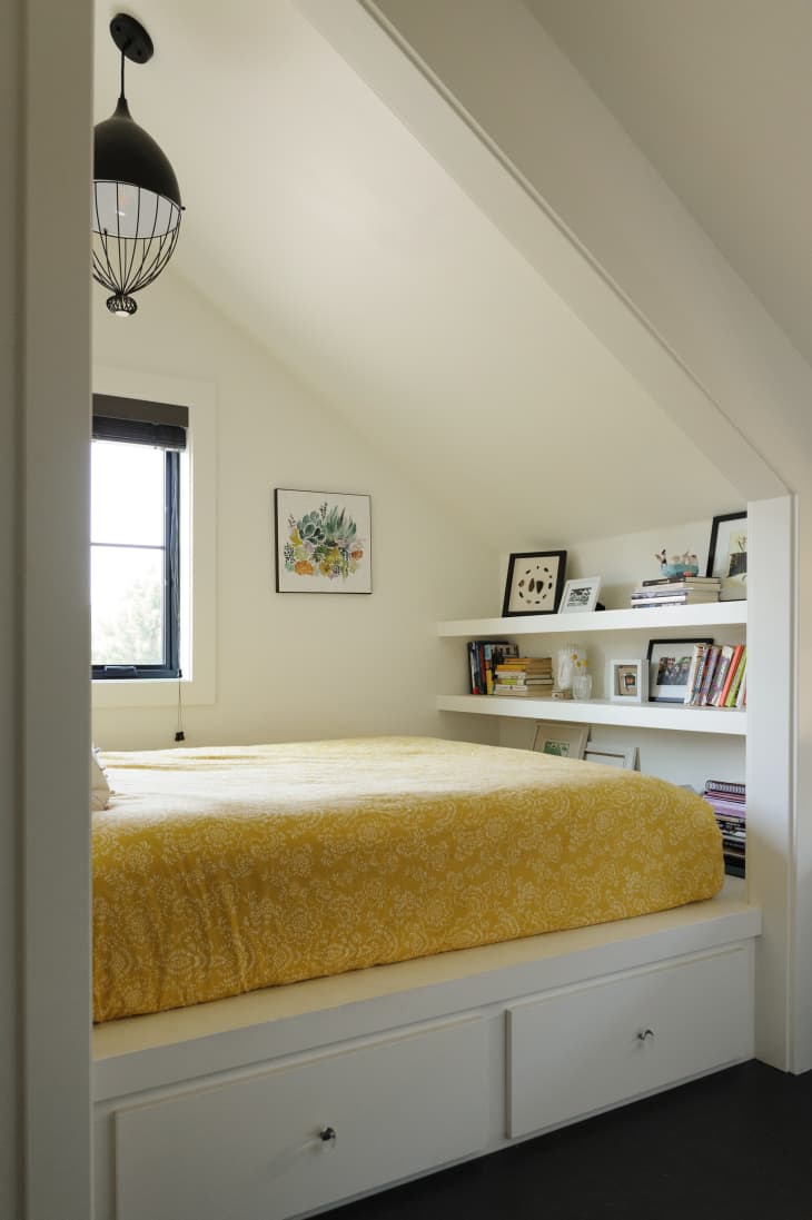 A "Bed Nook" May Just Be the Small-Space Solution You Need for Guests ...