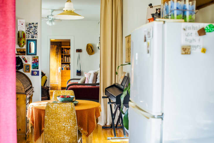 460-Square-Foot Triangle-Shaped Chicago Studio Apartment Photos ...