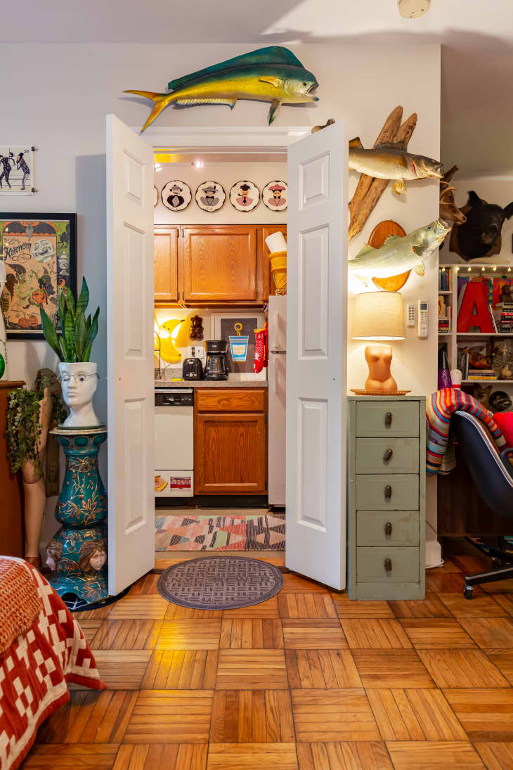 Travel Writer's 450-Square-Foot Studio Apartment | Apartment Therapy