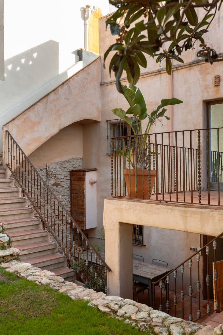 Tour a Sustainable, Earthy Spanish House in a Small Village | Apartment ...