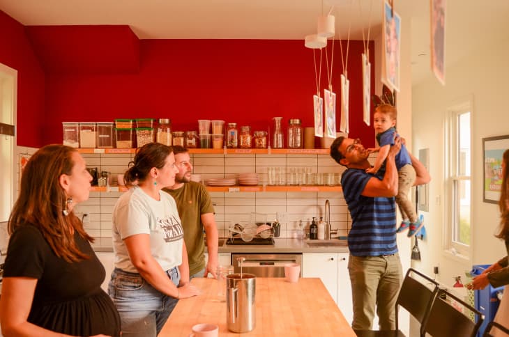 See Inside the Radish Commune in Oakland, Home to 23 People | Apartment ...