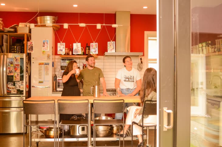 See Inside the Radish Commune in Oakland, Home to 23 People | Apartment ...