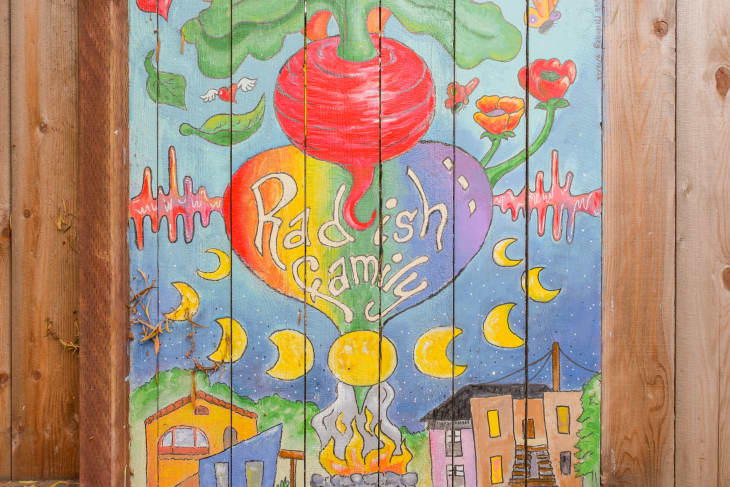 See Inside the Radish Commune in Oakland, Home to 23 People | Apartment ...