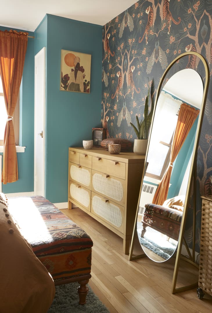 NYC Apartment With Mirrored Wall Design Solution | Apartment Therapy