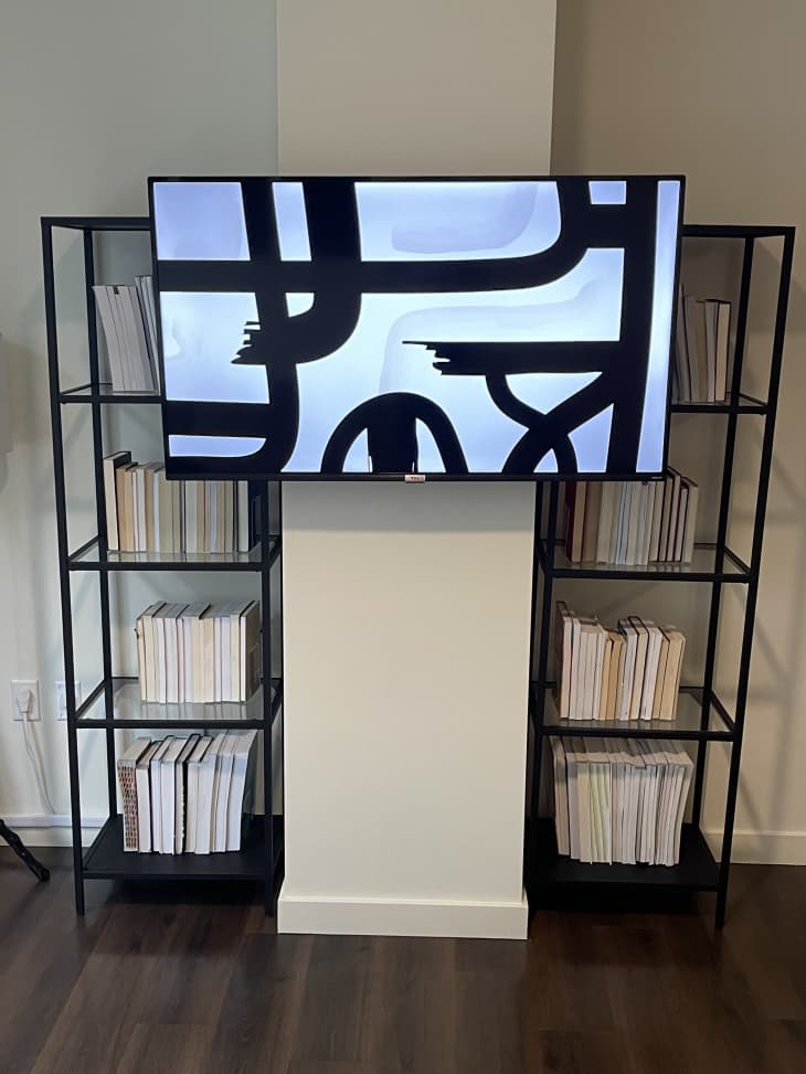 A Renter Uses Black to Hack a 'Bland' 655-Square-Foot Rental into Moody ...