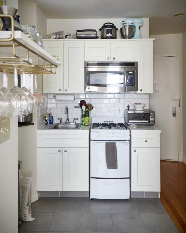 300-Square-Foot NYC Studio With Smart Small-Space Living Hacks ...