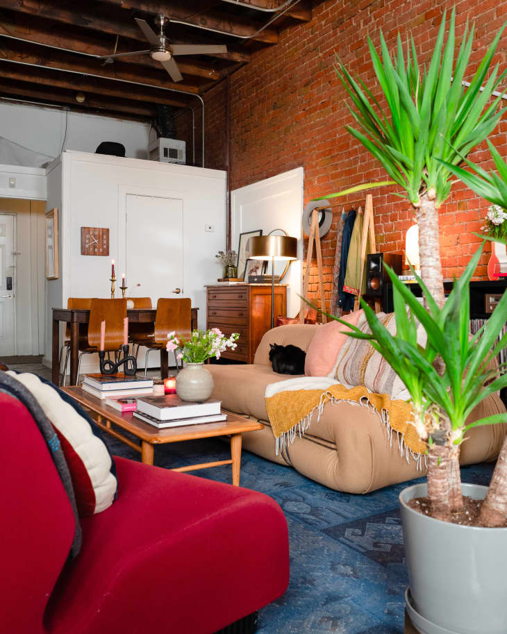 800-Square-Foot Dallas Rental Loft - Home Tour and Photos | Apartment ...