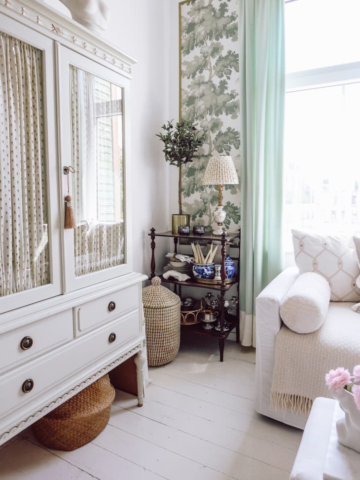 248-Square-Foot Apartment — Home Tour and Photos | Apartment Therapy