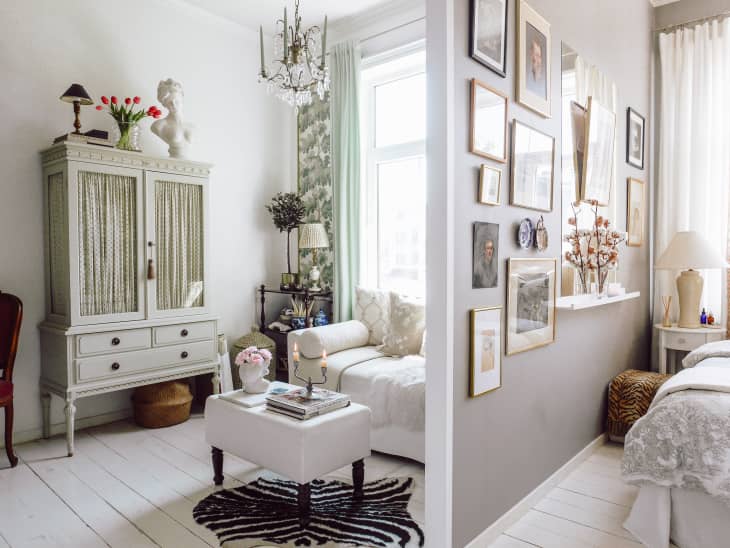 See 20 Studio Apartment Layouts with Smart Small-Space Ideas — Roundup ...