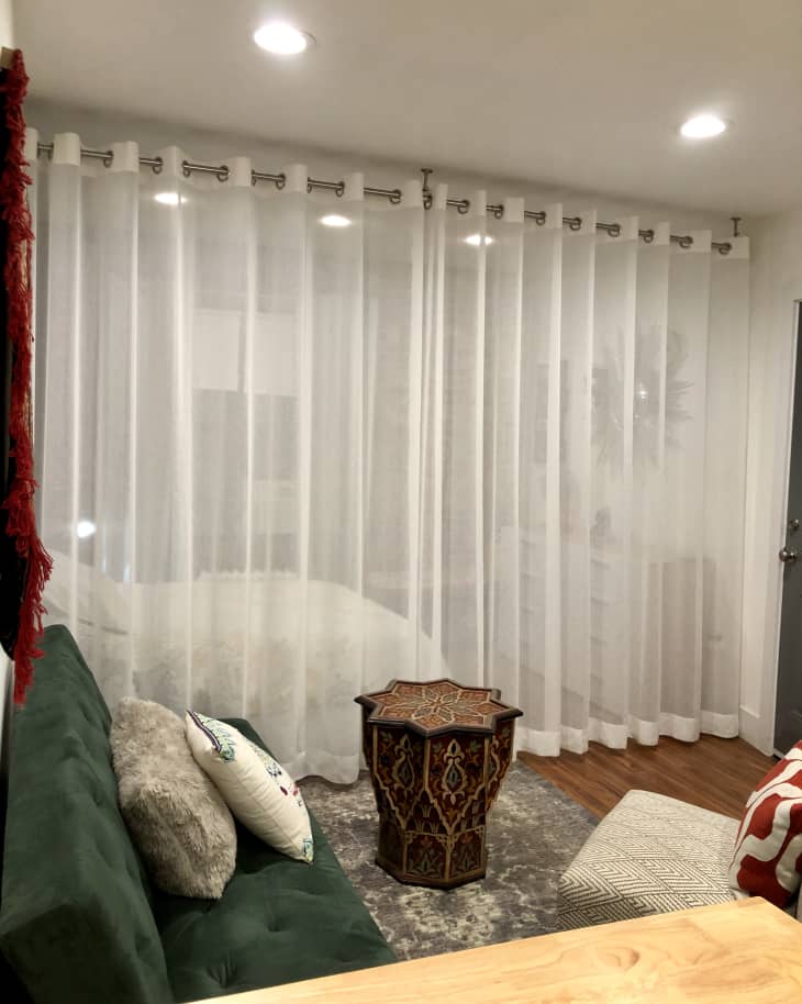 This 250-Square-Foot Studio's Solution for Dividing Space Is Easy and ...