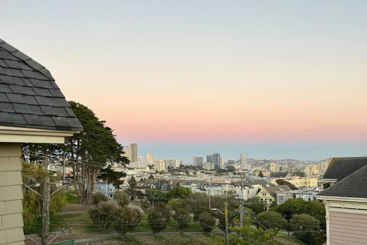 550-Square-Foot Studio Apartment San Francisco Victorian | Apartment ...