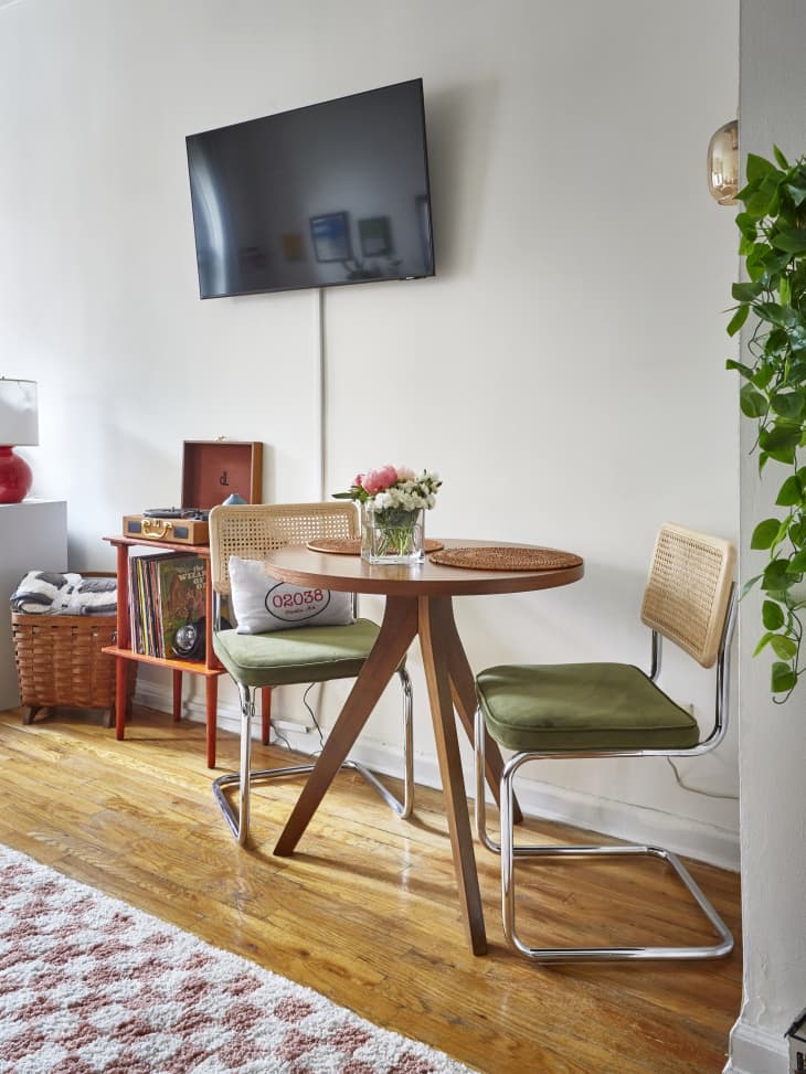 AllModern's Velvet Mid-Century Modern Chairs Are Timeless | Apartment ...