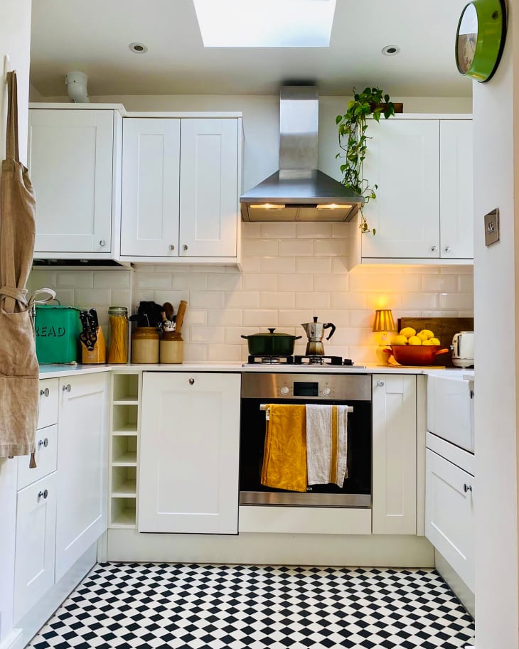 This 700-Square-Foot London Flat Is Full Of Vintage Finds | Apartment ...