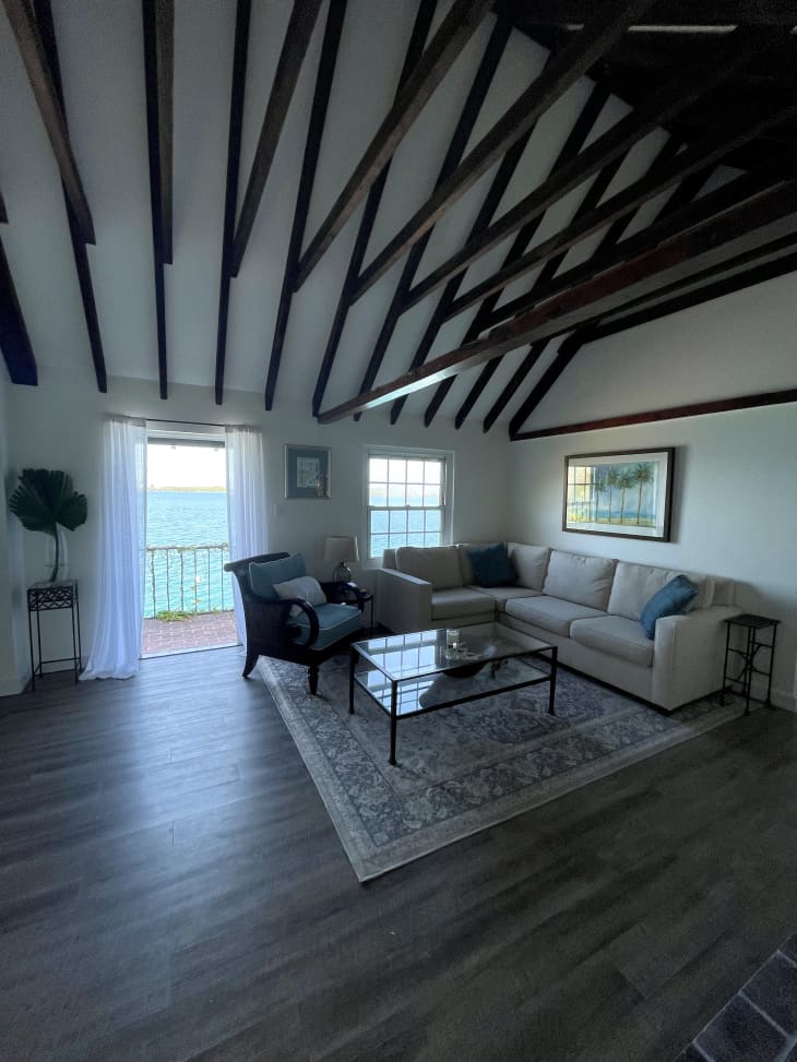 Tour an 'Industrial Farmhouse by the Sea' Cottage in Bermuda ...