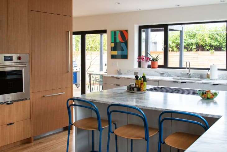 A Renovation Majorly Improves This 1990s Kitchen's Flow (It's So Much ...