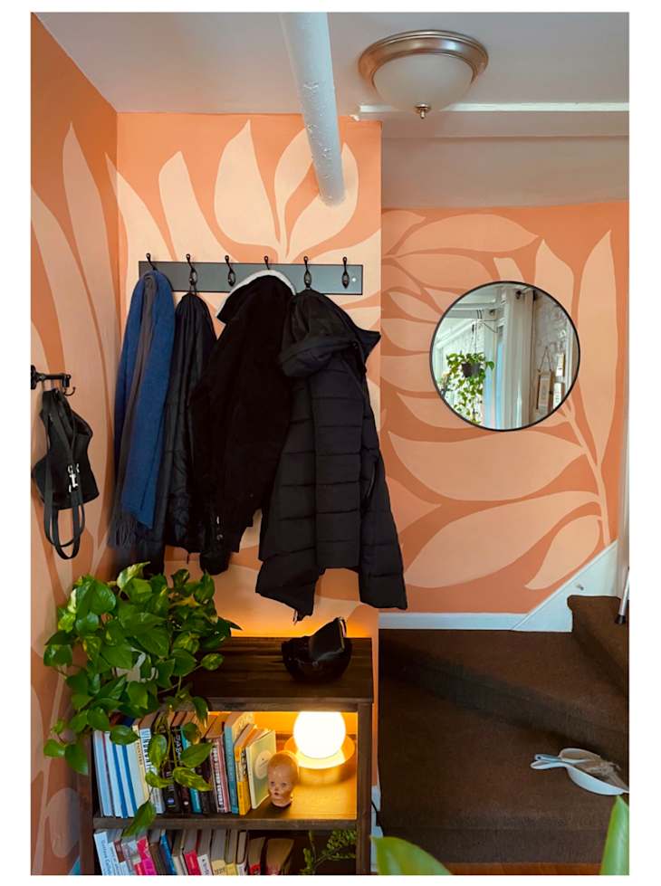 See Inside an Artist’s Dreamy Mural-Filled Chicago Apartment ...
