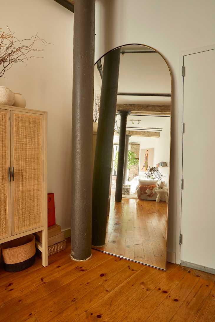 See This 900-Square Foot NYC Loft That Has 15-Foot Ceilings | Apartment ...