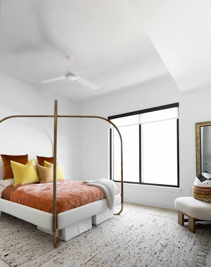 Tour a Minimal, Contemporary Houston High-Rise Apartment | Apartment ...