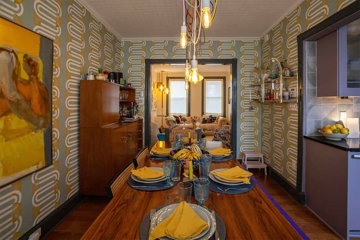 A “Super Plain” Dining Room Transforms with Bold Wallpaper | The Kitchn