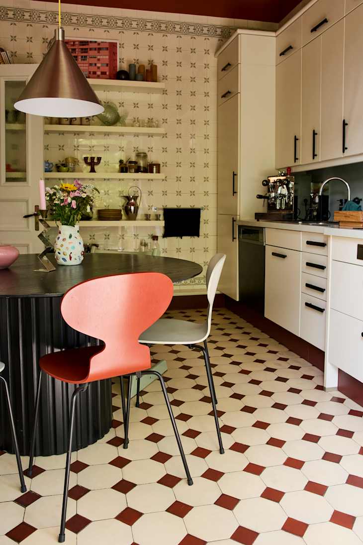 11 Gorgeous (and Cozy!) Ways to Use Rust Color in Your Home | Apartment ...